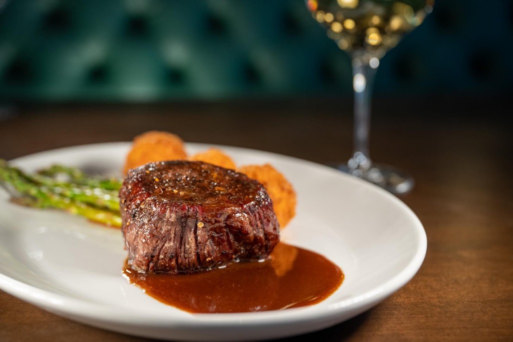 Bay House Oyster Bar & Restaurant - Bay House Oyster Bar & Restaurant ...