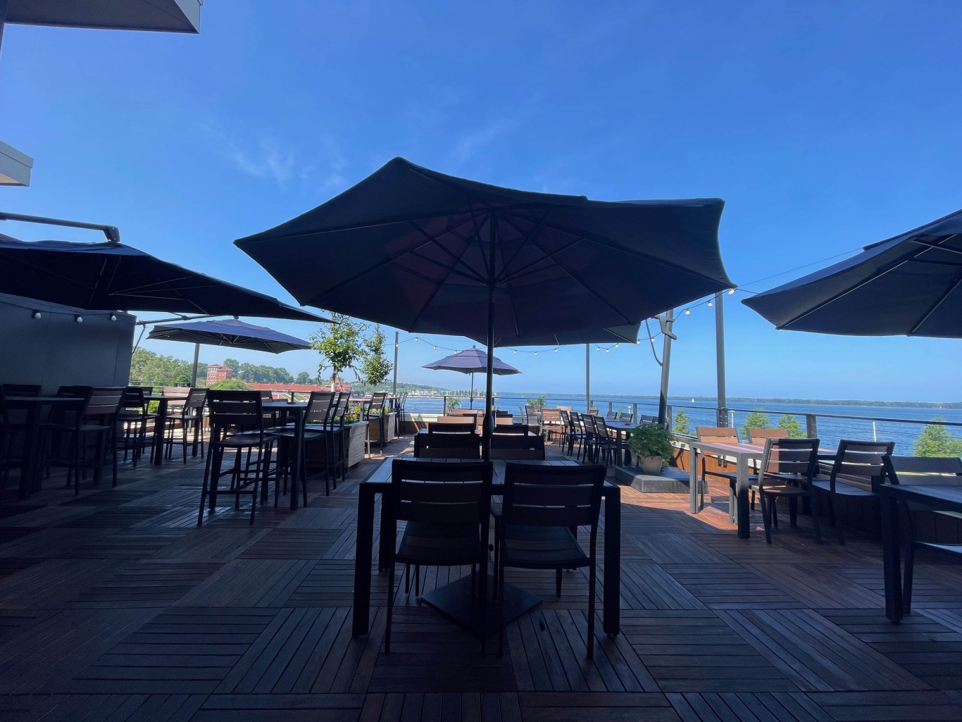 Pier 6 Rooftop - Bay House Oyster Bar & Restaurant | Pier 6 Rooftop Bar ...