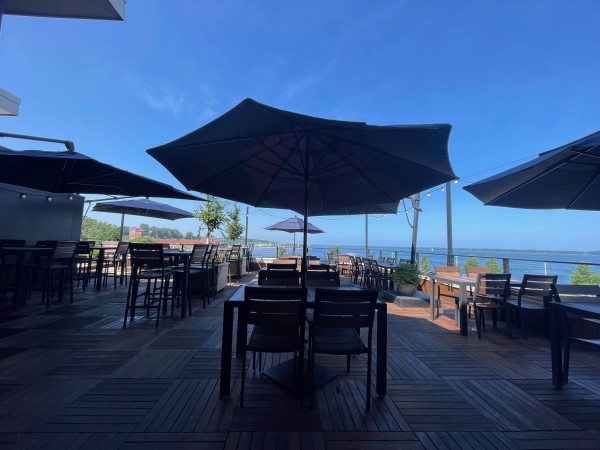 Pier 6 Rooftop Bar & Restaurant - Bay House Oyster Bar & Restaurant ...